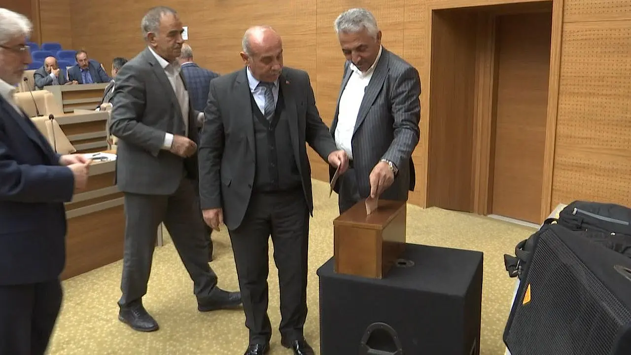İl Genel Meclisi'nde Encümen Seçimi Yapıldı İl Genel Meclisi'nde Encümen Seçimi Yapıldı